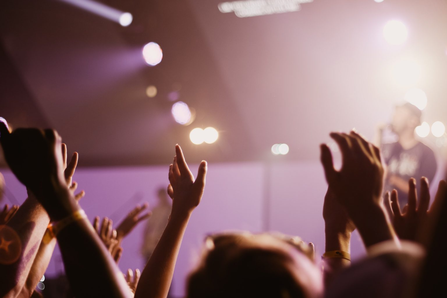 The Importance of Praise and Worship for New Christians | Jesus in the ...